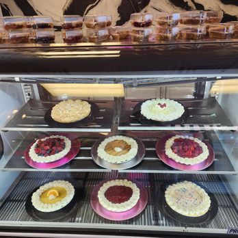 PIEFECTION - Updated November 2024 - 83 Photos & 134 Reviews - 9015 E ...