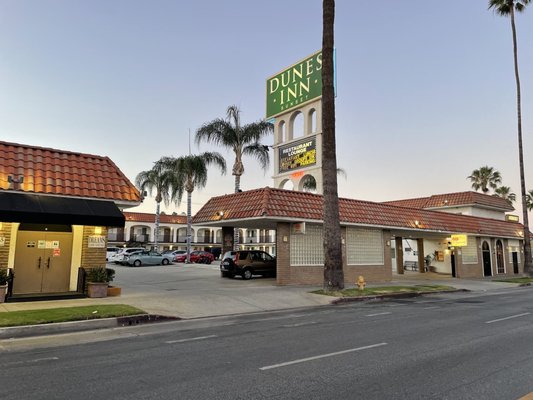 DUNES INN SUNSET - Updated June 2025 - 68 Photos & 76 Reviews - 5625 W ...