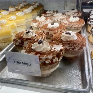 ISGRO PASTRIES - 502 Photos & 512 Reviews - 1009 Christian St ...