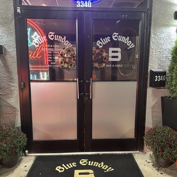 BLUE SUNDAY BAR & GRILL - Updated July 2025 - 299 Photos & 115 Reviews ...
