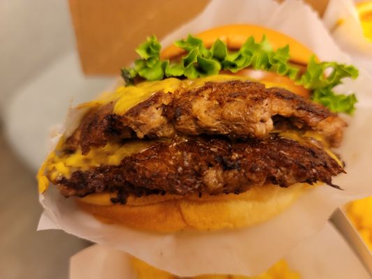 SHAKE SHACK WAVERLY PLACE - Updated October 2024 - 324 Photos & 263 ...