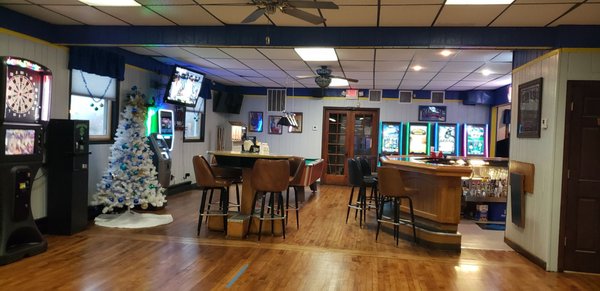 ICE HOUSE BAR AND GRILL - 24 Photos & 14 Reviews - 4238 W Orchard St ...