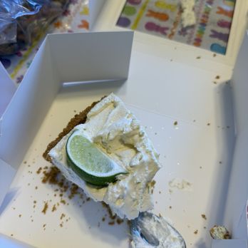 THE CAKE BAKE SHOP BY GWENDOLYN ROGERS-BROAD RIPPLE VILLAGE - Updated ...