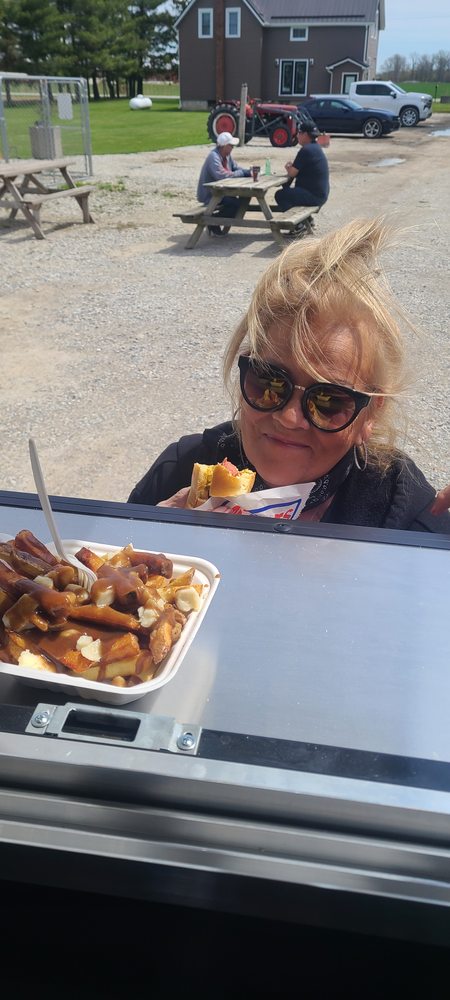 CROSSROADS COOK SHACK - 25442 St Clair Road, Dover Centre, Ontario ...