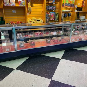 MAGIC MOUNTAIN FUN CENTER - EAST - 64 Photos & 48 Reviews - 5890 ...