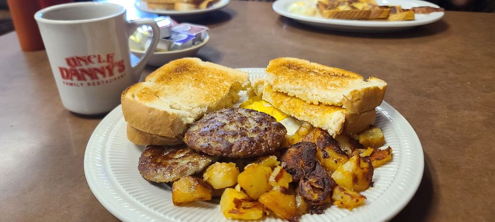 UNCLE DANNY’S FAMILY RESTAURANT - Updated July 2025 - 36 Photos & 25 ...