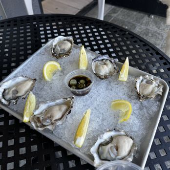 TRUFFLE POKÉ BAR - Updated October 2025 - 100 Photos & 49 Reviews ...