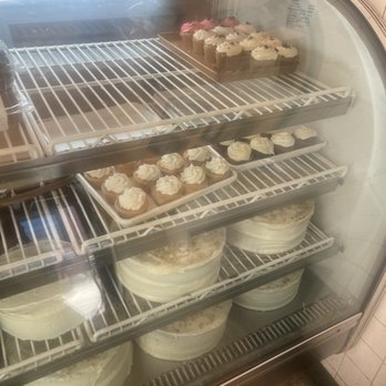 LLOYD’S CARROT CAKE - 154 Photos & 224 Reviews - 1553 Lexington Ave ...