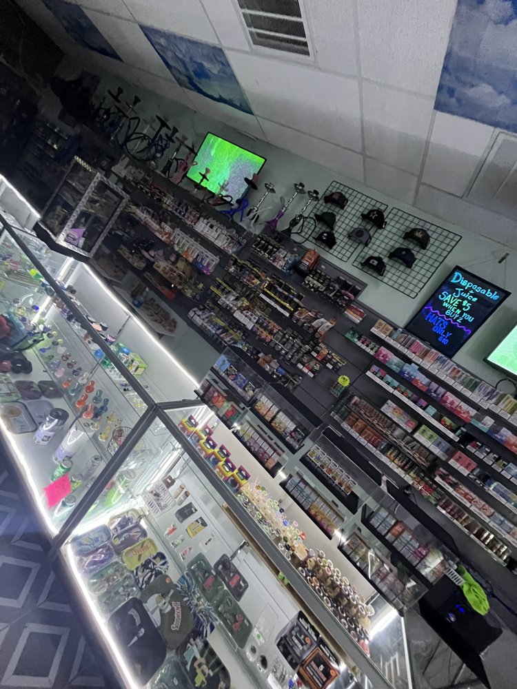 PUFFS SMOKE SHOP - Updated June 2024 - 11 Photos - 1730 W Bardin Rd ...