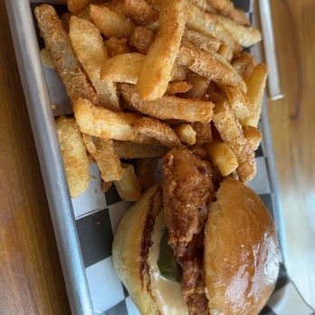 ROOSTER’S NASHVILLE HOT CHICKEN - Updated August 2024 - 124 Photos & 66 ...