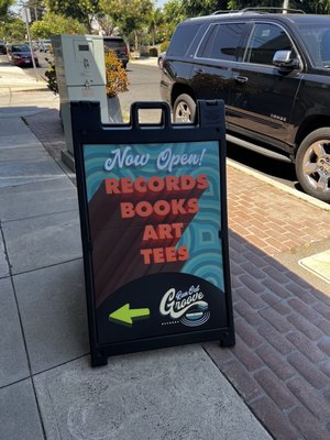 RUN OUT GROOVE RECORDS - Updated October 2025 - 30 Photos & 26 Reviews ...