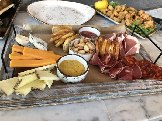 SINGLE BARREL SOCIAL - 59 Photos & 82 Reviews - 8724 W Grand River Ave ...