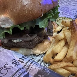 BURGER MOE’S - Updated December 2025 - 242 Photos & 365 Reviews - 242 W ...
