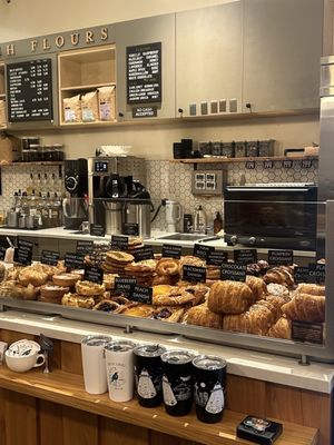 FRESH FLOURS - Updated December 2025 - 272 Photos & 199 Reviews - 1624 ...