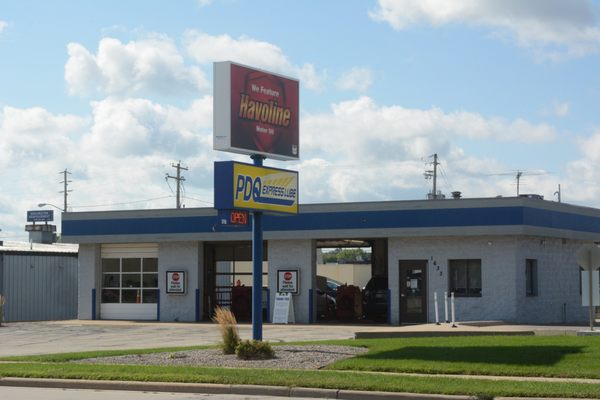 PDQ EXPRESS LUBE - GREEN BAY - Updated December 2025 - 1633 Shawano Ave ...
