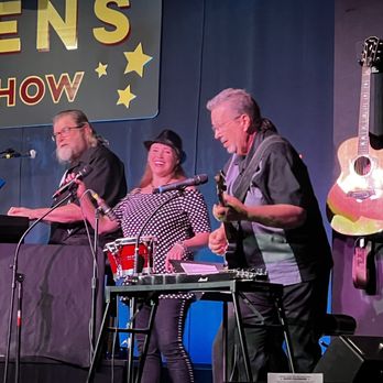 BARLEENS DINNER SHOW - Updated April 2025 - 65 Photos & 138 Reviews ...