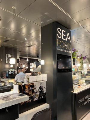 GLOBUS - Updated November 2025 - 81 Photos & 34 Reviews - Rue du Rhône ...