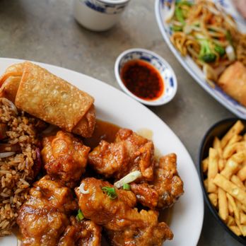CHEE S CHINESE CUISINE Updated January 2025 20 Photos 51 Reviews 13 Columbia St Adams Massachusetts Chinese Restaurant Reviews Phone Number Yelp