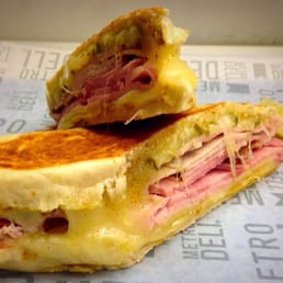 METRO DELI - Updated July 2024 - 103 Photos & 90 Reviews - 104 S Monroe ...