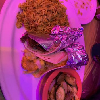 NACHO HIPPO - Updated May 2024 - 383 Photos & 608 Reviews - 1160 Farrow ...