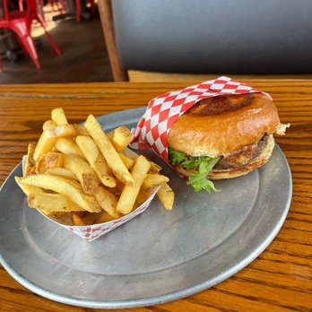 BURGER ME! - Updated June 2024 - 412 Photos & 631 Reviews - 6280 ...