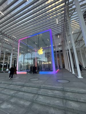 APPLE SOHO - Updated October 2025 - 369 Photos & 613 Reviews - 103 ...
