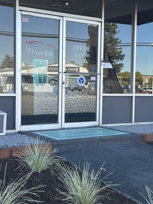 J & J AUTO BODY - Updated December 2025 - 39 Photos & 30 Reviews - 966 ...