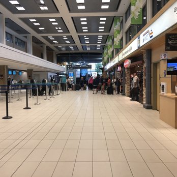 KELOWNA INTERNATIONAL AIRPORT - YLW - Updated June 2025 - 107 Photos ...