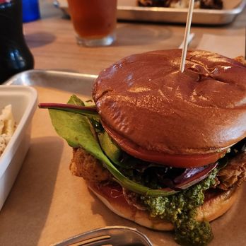 THE HEN & HOG - Updated July 2024 - 108 Photos & 76 Reviews - 221 W ...