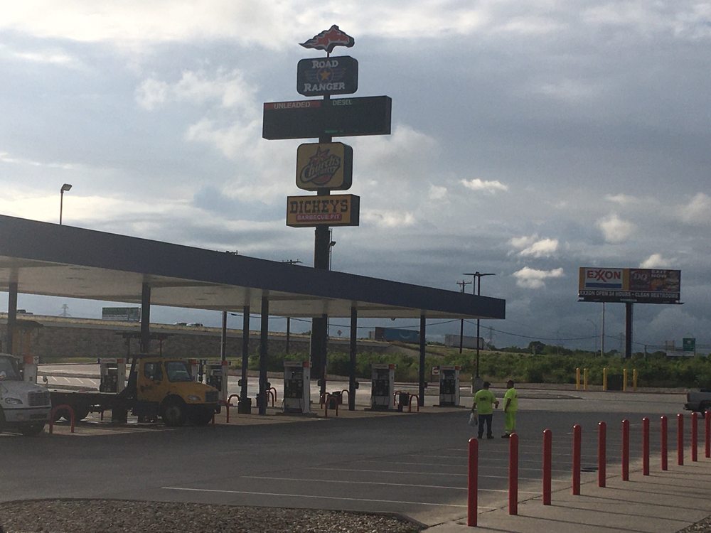 ROAD RANGER - Updated May 2024 - 10 Photos & 14 Reviews - 6615 N ...