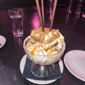 DOCKS OFF 5TH - Updated June 2025 - 323 Photos & 66 Reviews - 25 W 51st ...