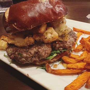 PUB 819 - Updated July 2025 - 361 Photos & 396 Reviews - 819 Mainstreet ...