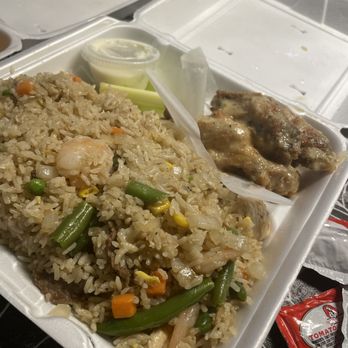 WINGAHOLIC - Updated July 2025 - 64 Photos & 55 Reviews - 401 S ...