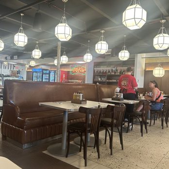 THE KIBITZ ROOM - Updated December 2025 - 72 Photos & 73 Reviews - 128 ...