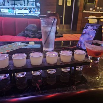 4PLAY KITCHEN & COCKTAILS - Updated December 2025 - 95 Photos & 36 ...