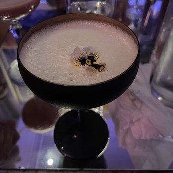 THE MONARCH COCKTAIL BAR & LOUNGE - Updated December 2024 - 213 Photos ...