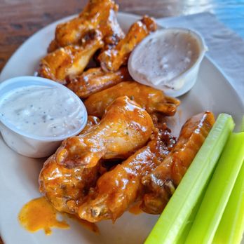 WILD WING CAFE - Updated December 2024 - 128 Photos & 201 Reviews - 417 ...