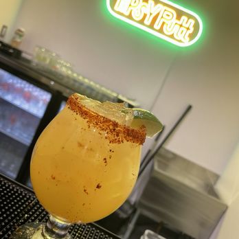 TIPSY PUTT - Updated April 2024 - 281 Photos & 196 Reviews - 301 W ...