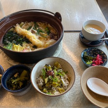 RINKA - Updated November 2025 - 3576 Photos & 588 Reviews - 1001 Queen ...