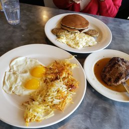 CHECKERS PANCAKE HOUSE - Updated October 2025 - 106 Photos & 188 ...