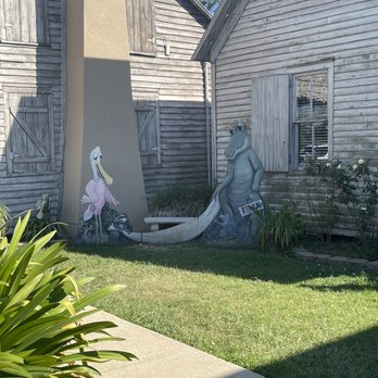 GATOR CHATEAU - Updated July 2024 - 155 Photos & 41 Reviews - 100 Rue ...