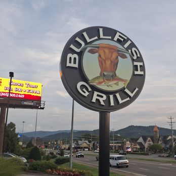 BULLFISH GRILL - Updated April 2025 - 638 Photos & 977 Reviews - 2441 ...