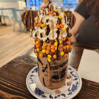 LEGENDAIRY MILKSHAKE BAR - Updated March 2025 - 955 Photos & 738 ...