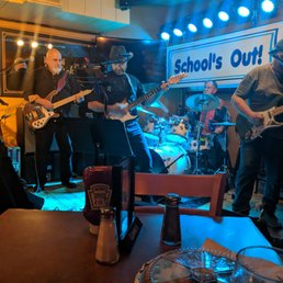 FÉILE RESTAURANT AND PUB - Updated June 2026 - 40 Photos & 129 Reviews ...