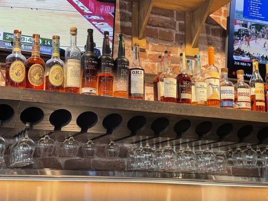 BEERHEAD BAR & EATERY - Updated September 2025 - 55 Photos & 51 Reviews ...