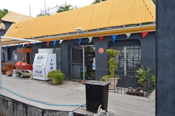 SAGA HAVEN FUEL DOCK @ TRI ISLAND ENERGY - Updated June 2024 - 6117 ...