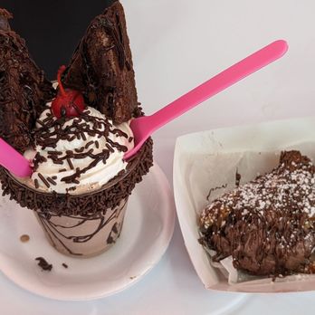 SCOOPS ICE CREAM & MILKSHAKE BAR - Updated March 2025 - 77 Photos & 41 ...