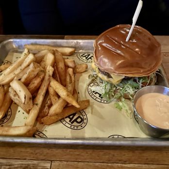 TAP SPORTS BAR AT MGM GRAND - Updated April 2025 - 932 Photos & 788 ...