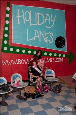 HOLIDAY LANES - Updated December 2025 - 67 Photos & 39 Reviews - 3316 ...