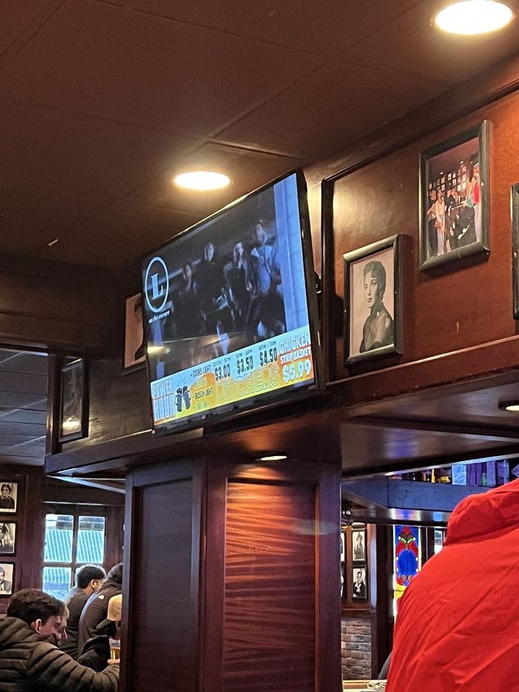 LOGIE’S ON THE CORNER - Updated October 2025 - 19 Photos & 26 Reviews ...